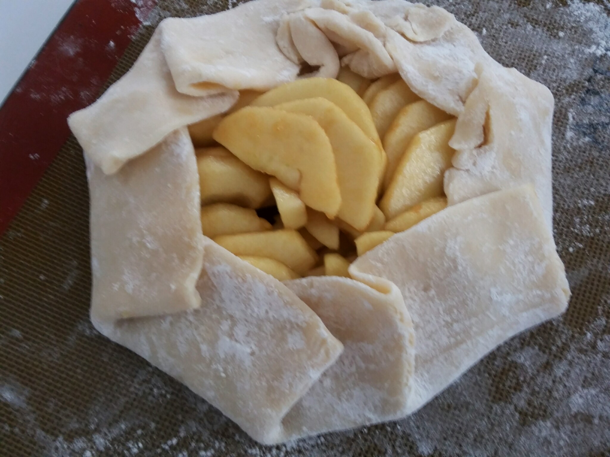 Rustic Freeform Apple Pie – dawns-ad-lib.com®