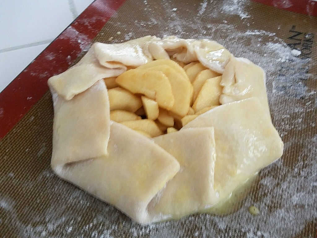 Rustic Freeform Apple Pie – dawns-ad-lib.com®